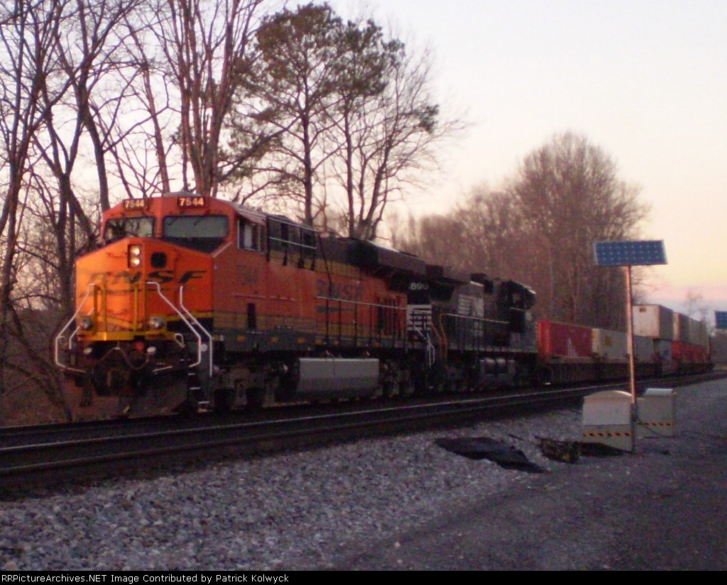 BNSF 7544